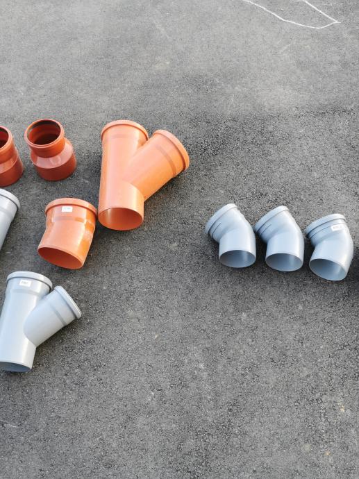 UKC in PVC kolena