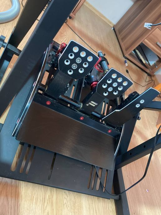 Fanatec CSL DD 8 Nm, Clubsport V3 Pedals, GT Omega Rig, Oculus 2