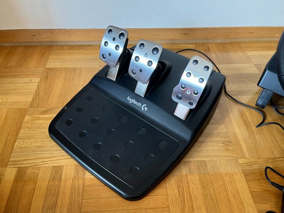 Logitech G29 Racing Wheel PC/PS4 + pedala