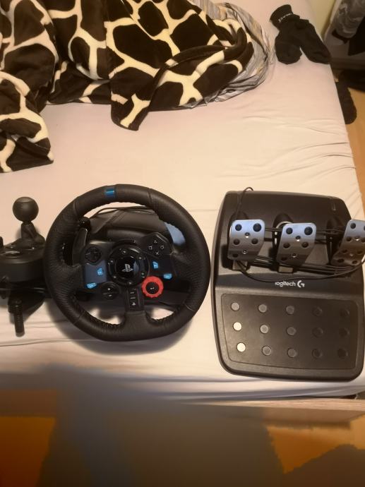 Logitech G29 volan s pedali in menjalnikom za PS3, PS4, PS5 in PC