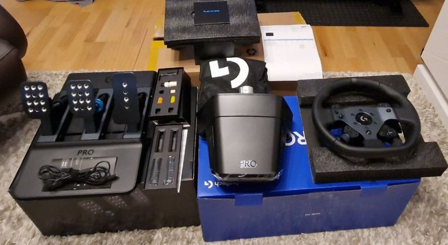 Logitech Pro Racing Wheel D.Drive+Pro Racing Pedals za PC+PS5