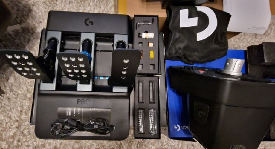 Logitech Pro Racing Wheel D.Drive+Pro Racing Pedals za PC+PS5