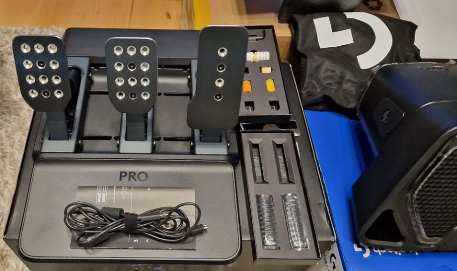 Logitech Pro Racing Wheel D.Drive+Pro Racing Pedals za PC+PS5