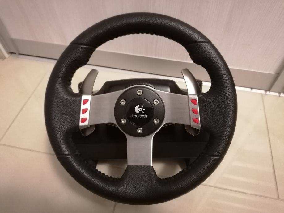 Logitech volan G27 (za PC in PlayStation 3) podobno kot G29 ali G920