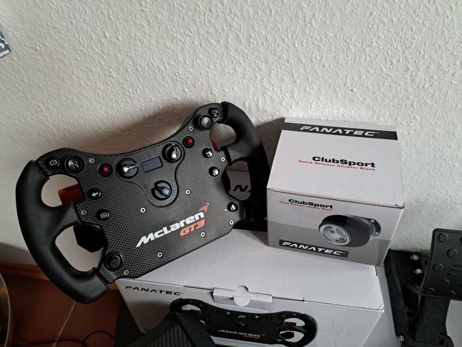 Podium Wheel Base DD2, CSL Elite Pedals V2, CSL Elite Volan McLaren GT