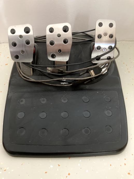 Prodam pedala Logitech G28 (samostojno delujoča)