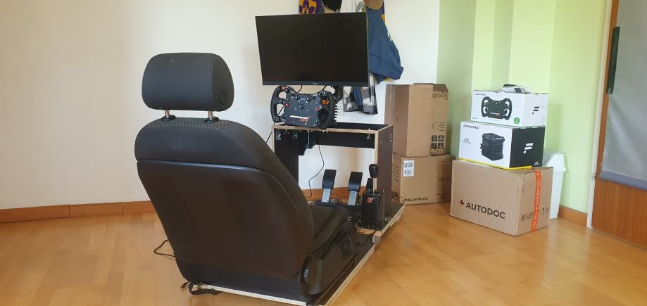 Sim rig - Fanatec CSL elite QR2 8NM še 18 mesecov garancije