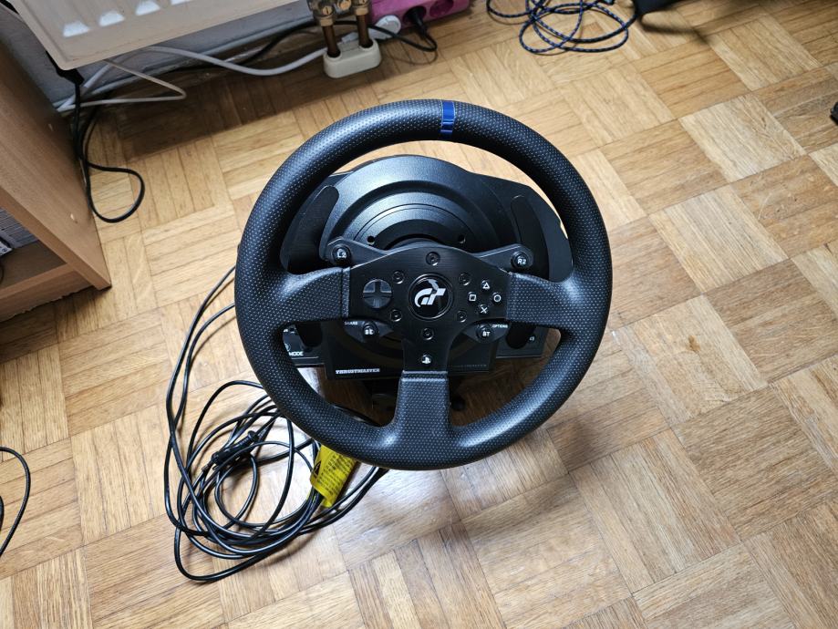 Thrustmaster T300 RS GT, Simracing volan in pedala