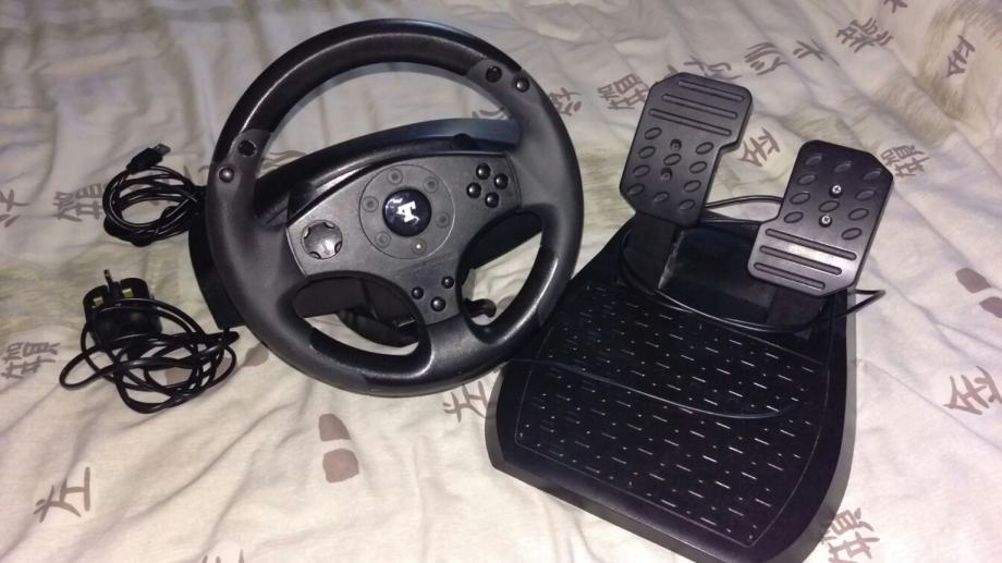 Volan THRUSTMASTER T100 + Pedalke – Force Feedback Dirkalni Volan