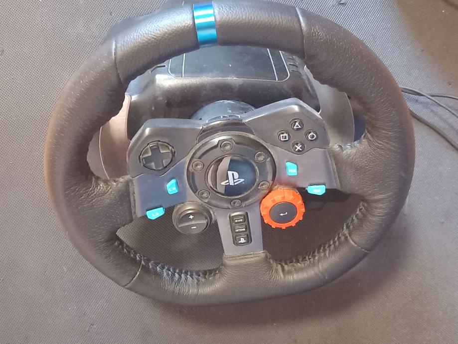 Logitech g29 volan, pedala + menjalnik.