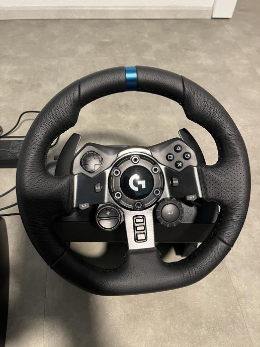 Logitech G923 volan in pedala