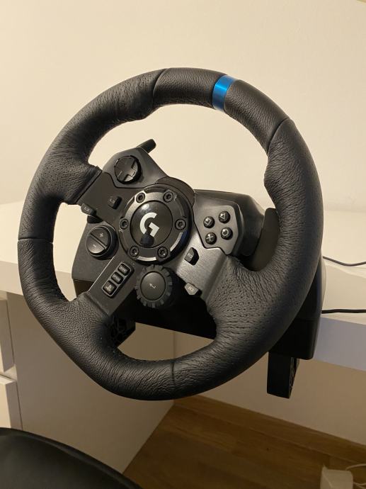 Logitech g923 volan za ps4/ps5 + logitech menjalnik