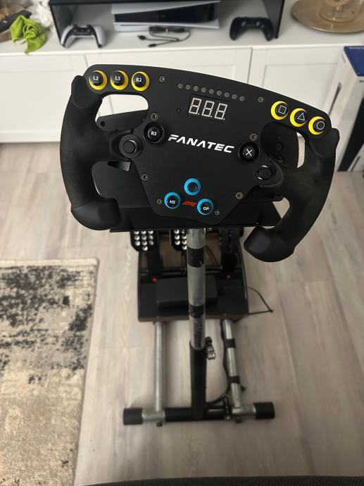 Prodam Fanatec CSL Elite F1, Clubsport V3 pedals + wheel stand pro