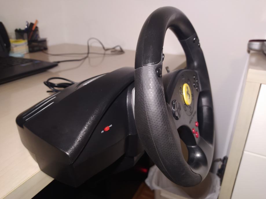 Volan Ferrari GT Experience