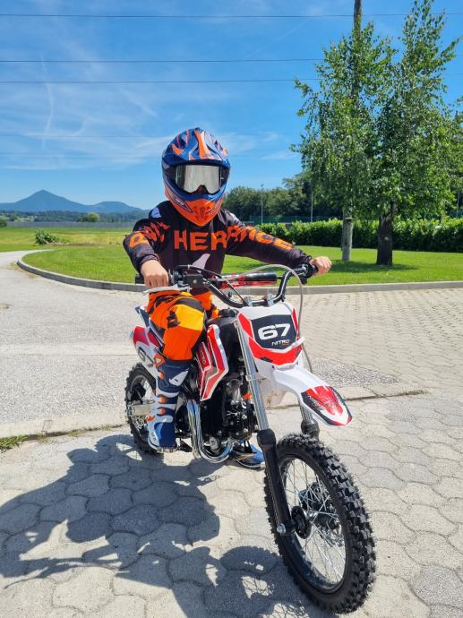 Motor kroser otroški