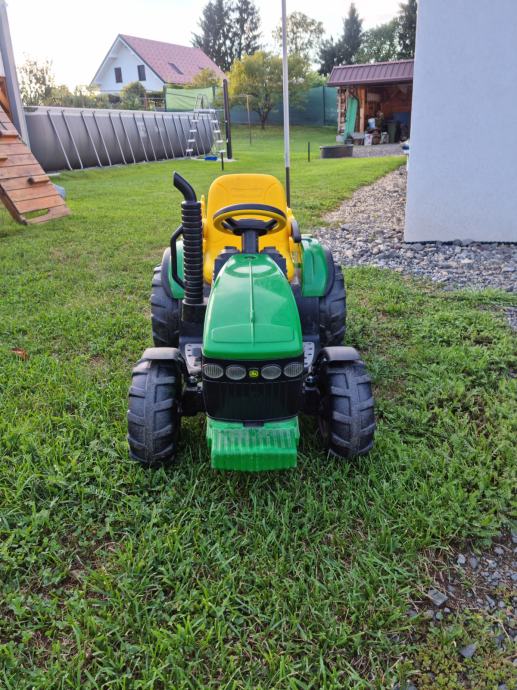 Peg Perego Baterijski traktor John Deer s prikolico