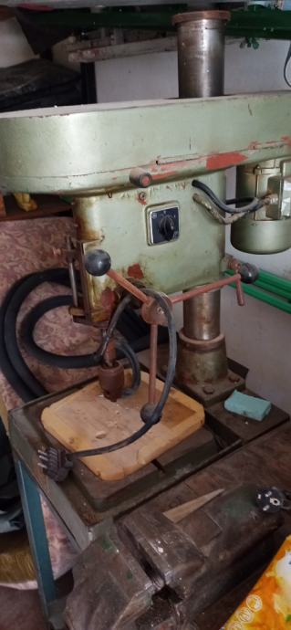 Prodam stebelni vrtalni stroj