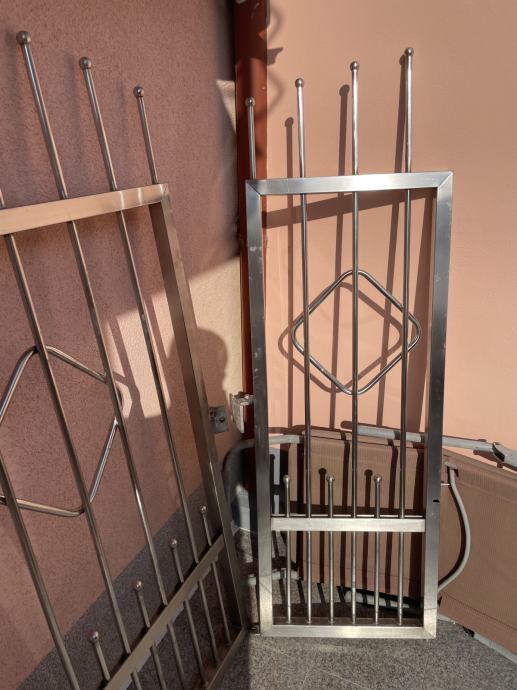 INOX dvoriščna vrata z ograjo