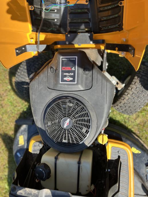 Cub Cadet LT3 PS107 2 valj. Briggs & Stratton 7180 Intek 656 cc 107 cm