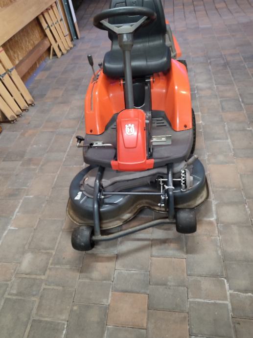 Husqvarna Rider 111B, vrtni traktor - kosilnica