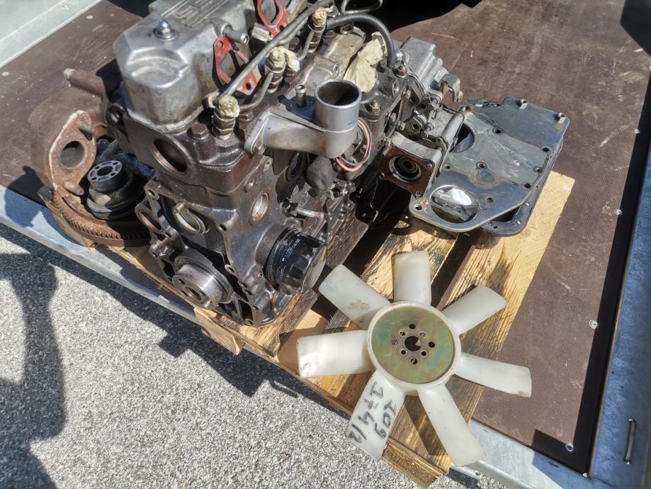 Iseki motor po delih 3 celindre 23ks