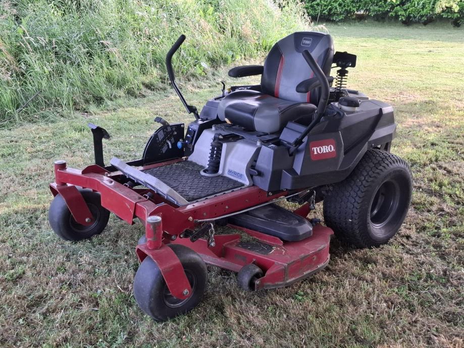 Toro Titan Pro 25HP zero turn kosilnica mulčar/izmet vrtni traktor