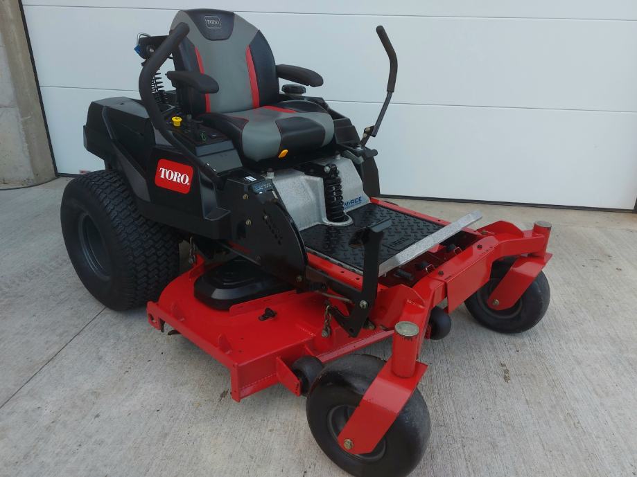 Toro Titan PRO zero turn VZMETEN 25hp kosilnica vrtni traktor
