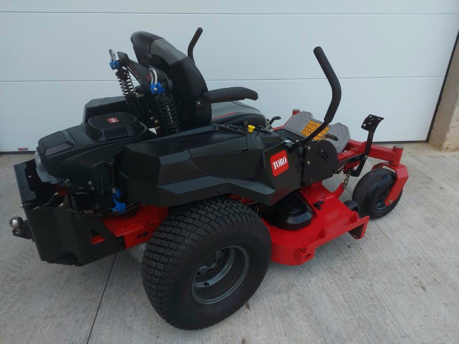 Toro Titan PRO zero turn VZMETEN 25hp kosilnica vrtni traktor