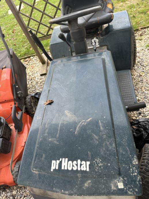 Vrtni Traktor iz filma Pr Hostar (brez kosišča) + EL.KOLO + prikolica