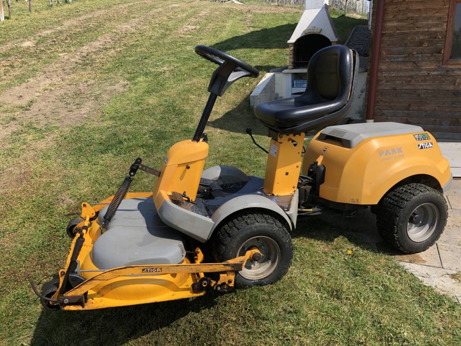 Vrtni traktor kosilnica mulčar Stiga Park Compact 16 AWD 4X4