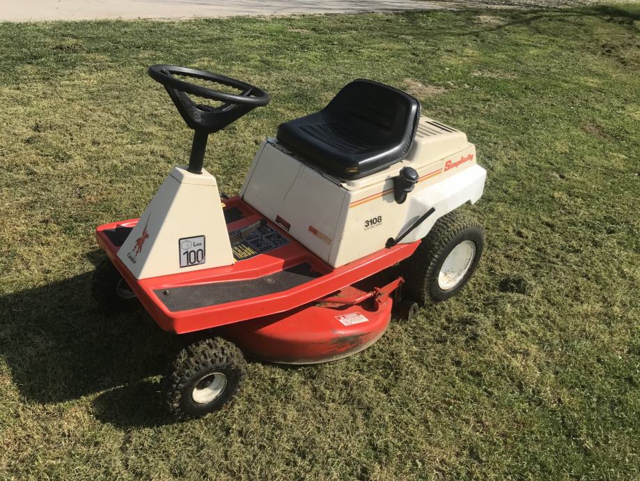 Vrtni traktor Simplicity 3108