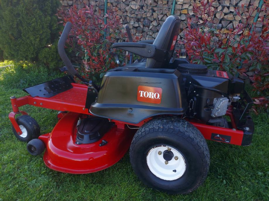 Vrtni traktor Toro kosilnica za strmine Kawasaki 2-celindra z pumpo