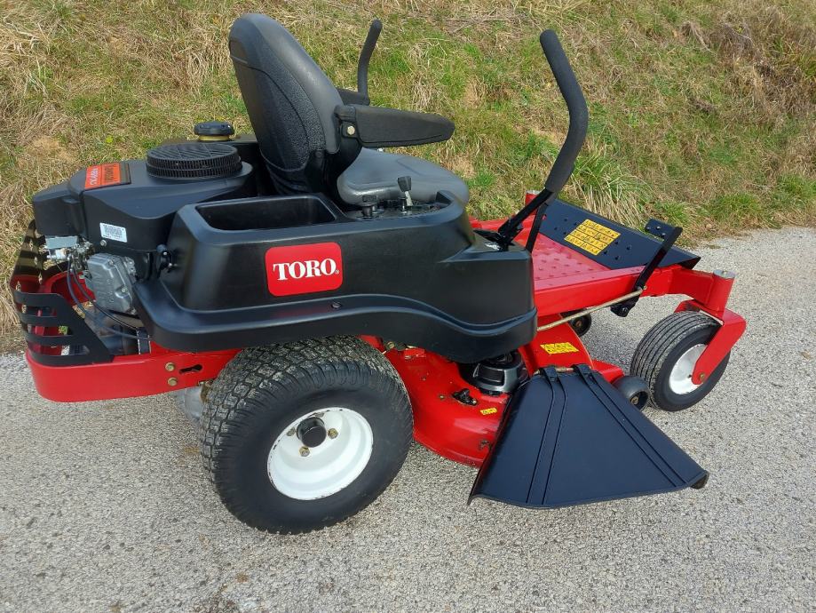 Vrtni traktor Toro Pro 24HP ZS5000 zero turn kosilnica mulčar