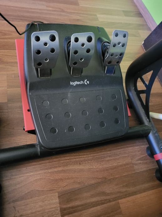 XBOX One 1T + Spawn Sedež Volan Logitec G290, +Menjalnik