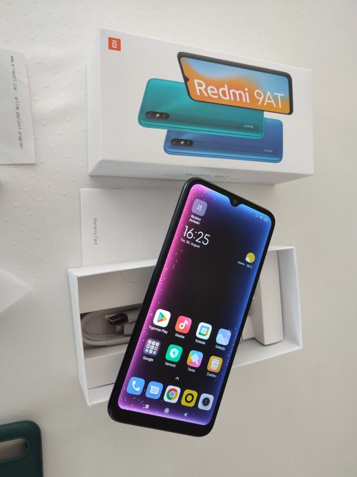 Xiaomi Redmi 9AT 2/32GB 8jedrni procesor Garancija