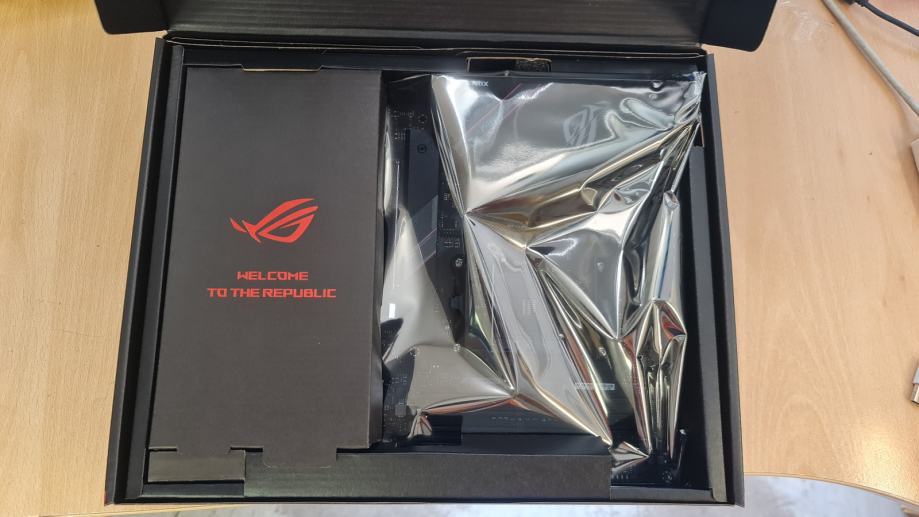 ASUS ROG STRIX B550-E GAMING Wi-Fi 6 AX200 USB-C AM4 ATX gaming