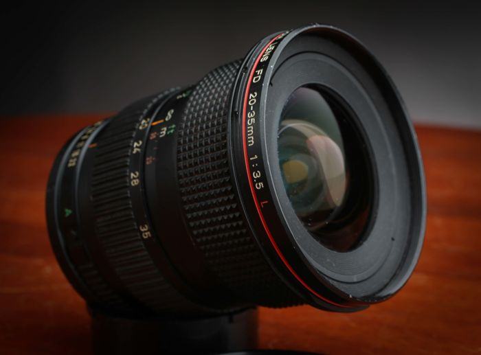 Canon FD 20-35mm f/3.5 L