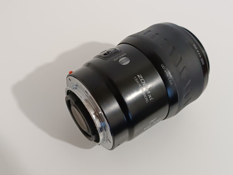 Minolta AF 100-300mm xi zoom ( Sony A )