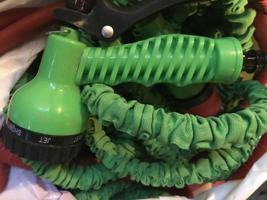 Raztegljiva pvc cev za zalivanje, 45m, z dodatki, prha ima 7 funkcij