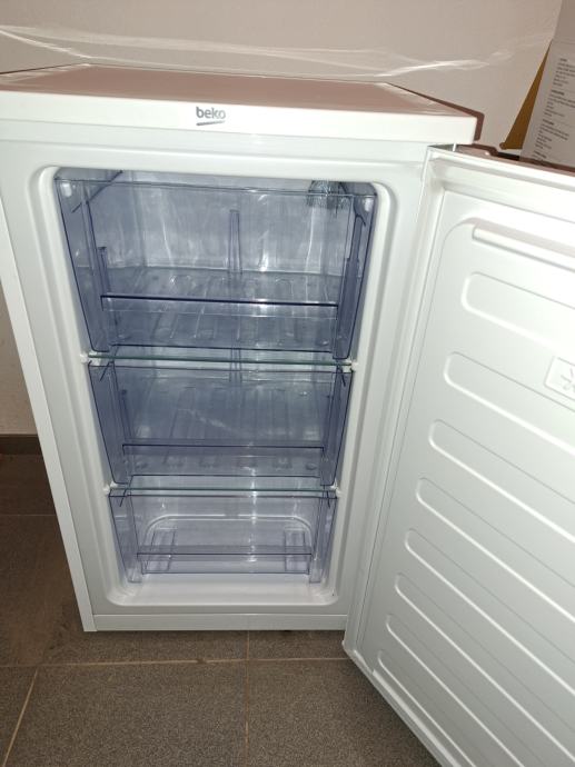 Mala zamrzovalna omara Beko, zamrzovalnik 68L