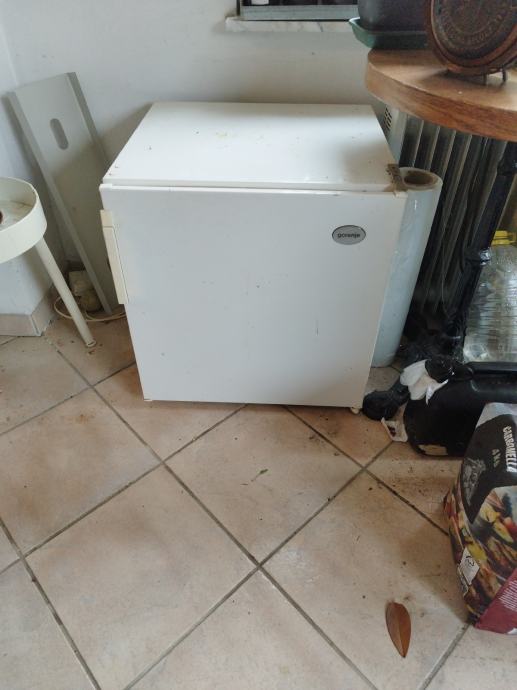 ZAMRZOVALNA SKRINJA 50 LITROV