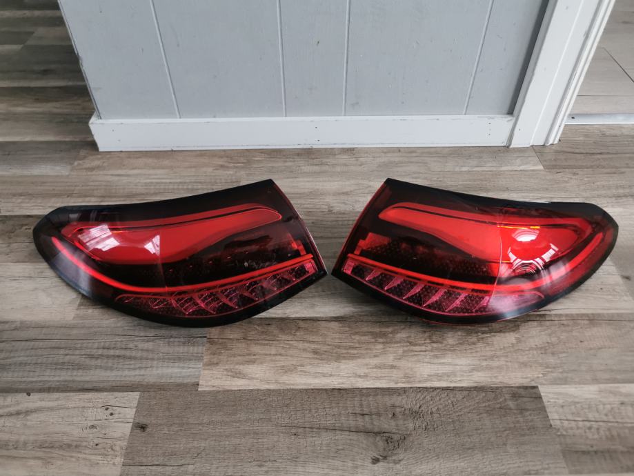 DESNA ZADNJA LED LUČ MERCEDES GLC W254 A2549064800 EVROPA