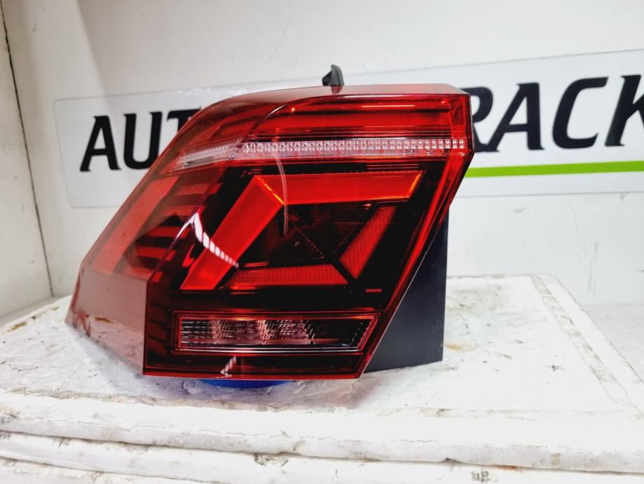 Vw Tiguan 3 5NA R-Line zadnja leva zunanja luč 5NA945207J
