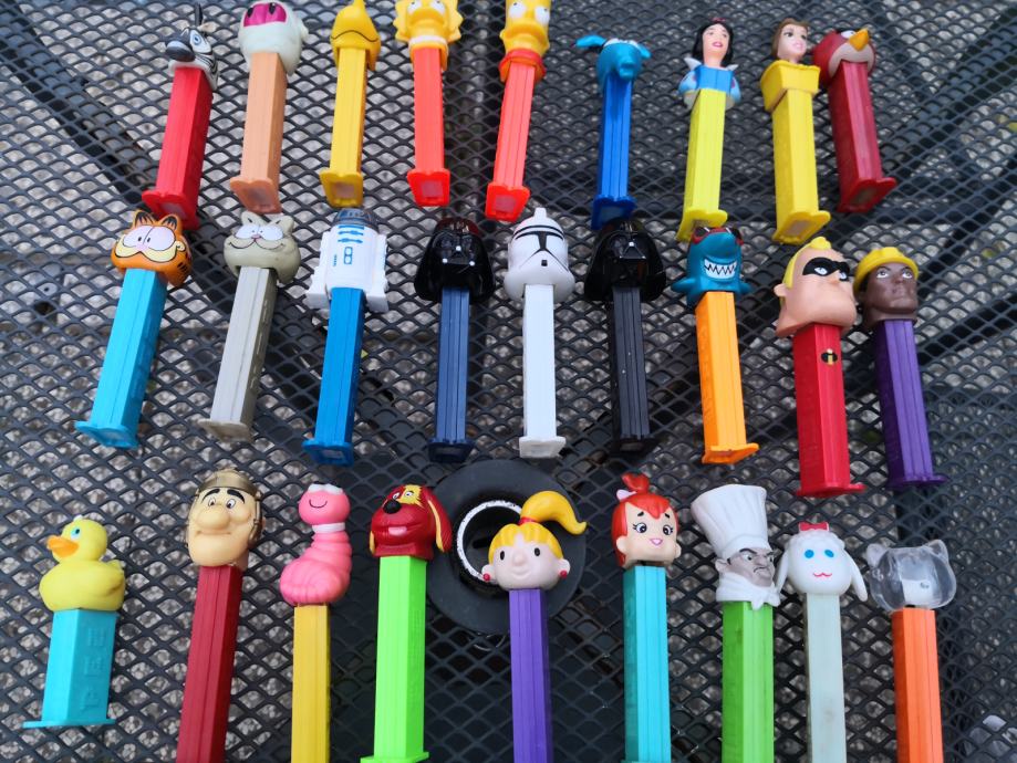 27 kom pezz figurice, peceki, pez figurica, pec fugura