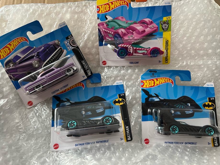 Hot wheels treasure hunt pack