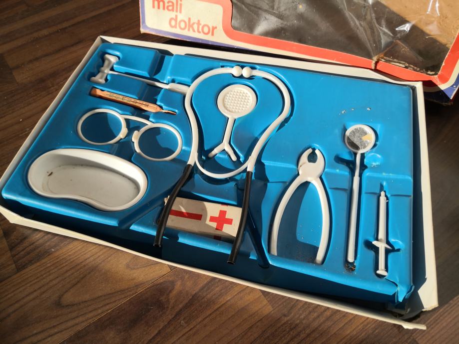 Mehanotehnika Izola MALI DOKTOR igrača, set mali doktor