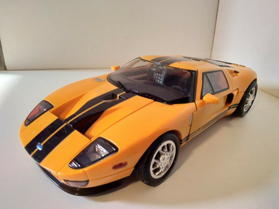 TRANSFORMER FORD GT 40 1/12 ROADBOT
