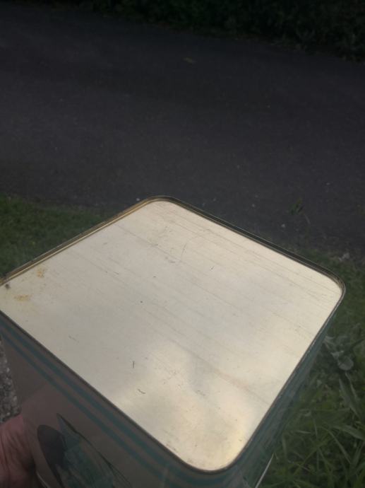 Kovinska škatla kuharček,večja škatla kuharčka,
