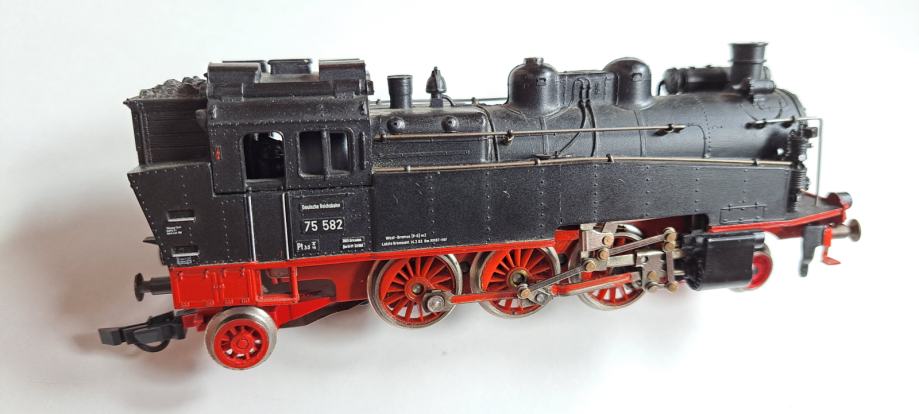 1:87 HO merilo PIKO BR 75 parna lokomotiva
