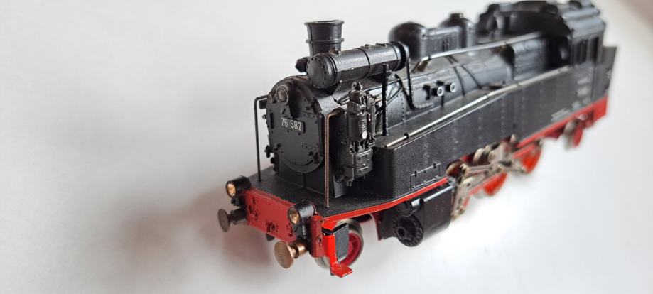 1:87 HO merilo PIKO BR 75 parna lokomotiva